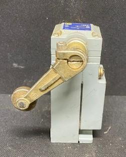 Square D 9007C54B2 Series A Type 6P Limit Switch | Garden City Plastics