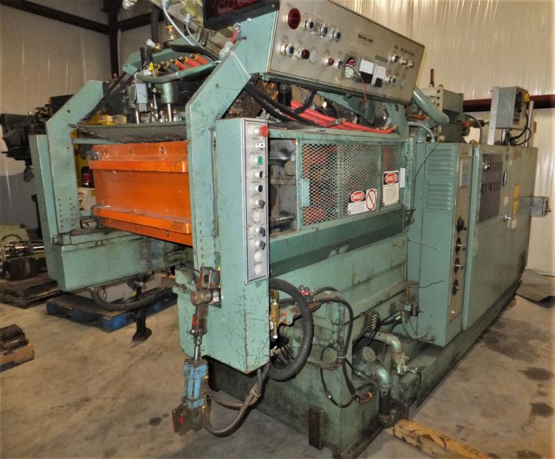 Uniloy 250R1, 7 Head Blow Molding Machine | Garden City Plastics