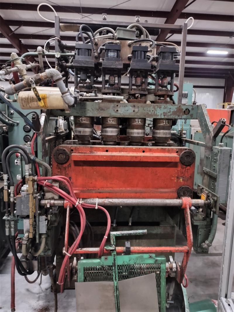 Uniloy 5835 Reciprocating 4 head Gallon blow molding machine | Garden ...