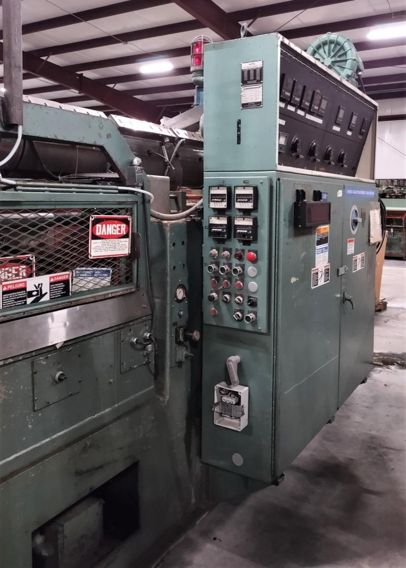 Uniloy 5835 Reciprocating 4 head Gallon blow molding machine | Garden ...