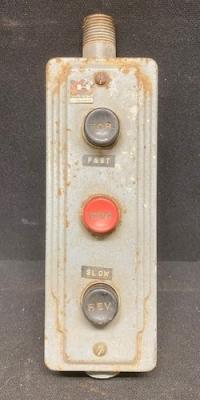 Cutler-Hammer 9122H3A 3-Pole Push Button Switch | Garden City Plastics